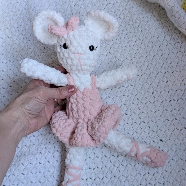 Brie Mouse + Mermaid Tail Mod CROCHET PATTERN (fable Collection) - Etsy