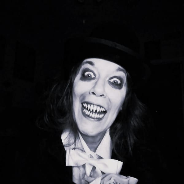 Pennywise Sharp Teeth Dentures - IT Killer Clown Cosplay Accessory for ...