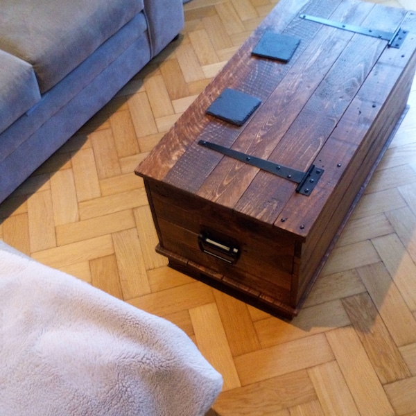 Wooden Coffee Table, Medium Trunk Box, Storage Chest, Living Room Wood ...