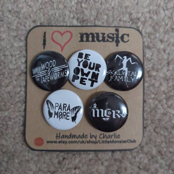 GERARD WAY Badge Pack Pin Badges Buttons Stocking Filler Emo Badge ...