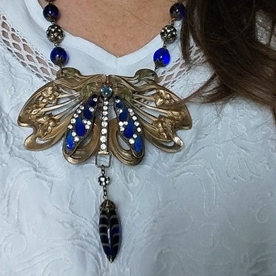 Hummingbird in Flight Necklaceooak - Etsy