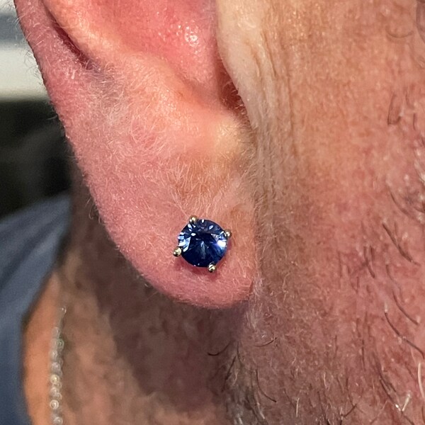 18K Solid White Gold or Platinum Moon Colourless Moissanite Diamond and ...