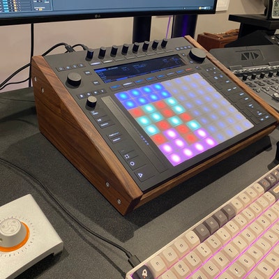 Arturia Keystep and Synth Rack Stand Behringer Pro-800, Model D ...