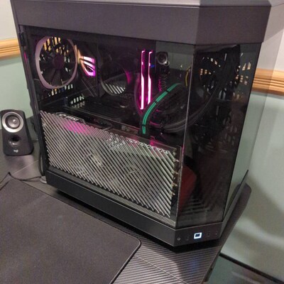 Hyte Y60 Custom Vented Side Panel - Etsy