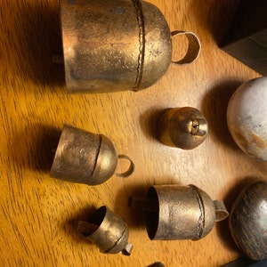 RUSTIC FARMHOUSE BELLS 5 Rough Hewn Gold Bells W/ Wooden Clappers in 6 ...