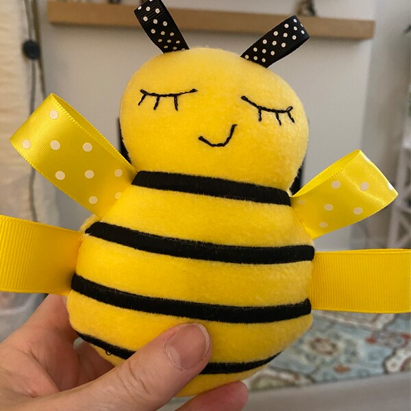 Embroidery Design for Machine Embroidery Bee Softie Toy In-the-hoop ITH ...