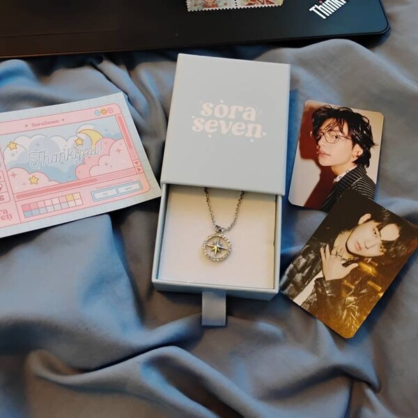 SKZ Compass Necklace - Etsy