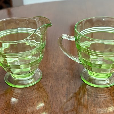 Hot Wheels Classics Series 2 Pink White VW Bug Convertible 21 of 30 ...