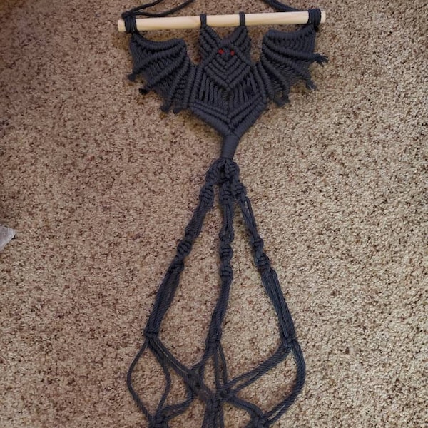 Bat Plant Holder, Bat Macrame, Goth Home Decor, Living Room Wall Art ...