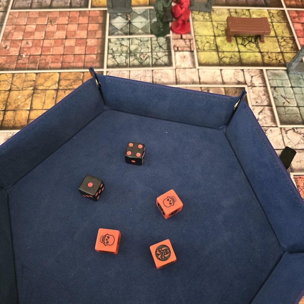 Special Dice Set - for Use With Heroquest - Combat & Movement, With Bag ...
