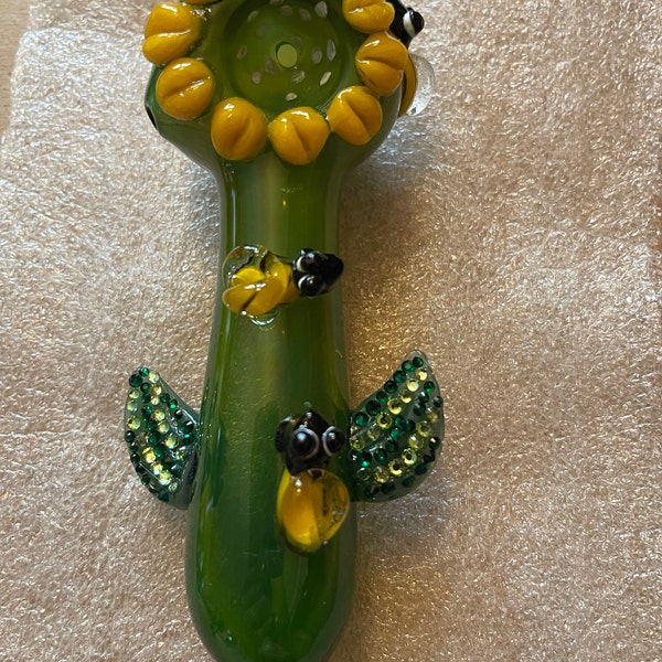 Sunflower Glass Pipe - Girly Bee Pipes - Beautiful Girly Pipe - Cute ...