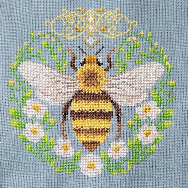 Floral Bee Cross Stitch Pattern Pdf, Bee Embroidery Art, Flower Cross ...