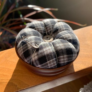 One Handmade Primitive Pin Keep / Pincushion / Pin Cushion in - Etsy