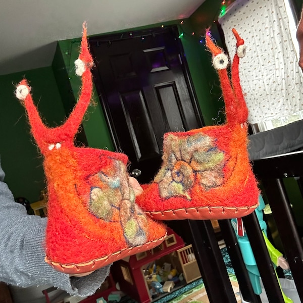 Dragonfly Art Felted Slippers for Women, Grey and Emerald Green Wool ...