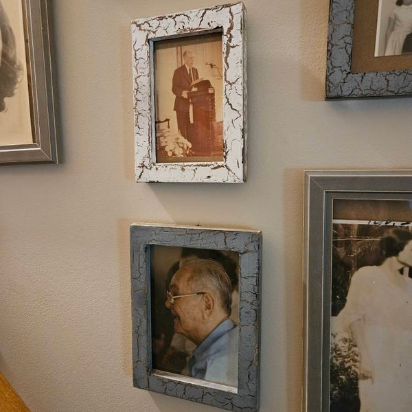 MY VINTAGE FINDS Rustic Photo Frame Distressed Wood Picture Frame - Etsy