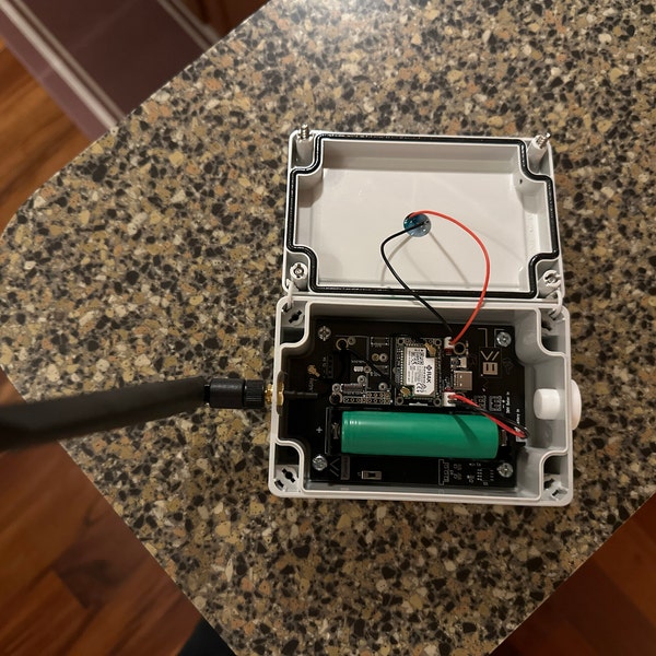 All in One Waterproof Solar Powered off Grid Lora Communications ...