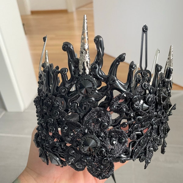 Spiked Gothic Black Crown With Chain Face Mask Veil Halloween Lace ...