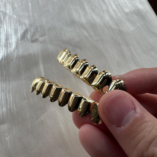 Iced Out Gold Grillz Set, 18K Gold Plated Copper Hip Hop Teeth, 8 Top ...