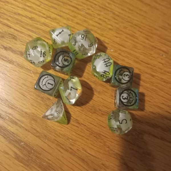 Nuclear Fallout Exclusive 11 Dice Set | Glow in the Dark Nuke Wasteland ...