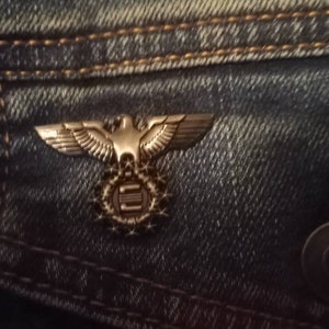 Pins Fallout Enamel Video Game Pins Fallout Enclave Fallout New Vegas ...