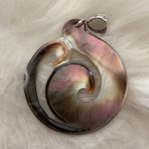 Large Strombus Seashell Pendant Sunburst of Center Cut Shells in Black ...