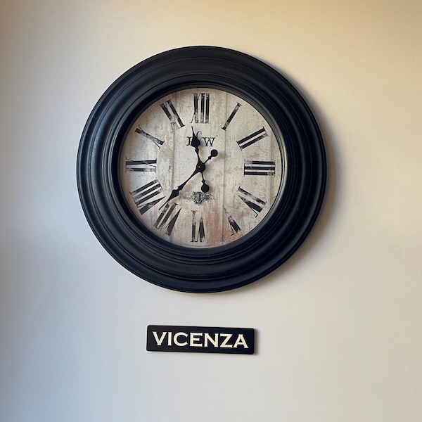 Time Zone Clock. 4 Customizable Zones. Optional Zone Labels. Personal ...