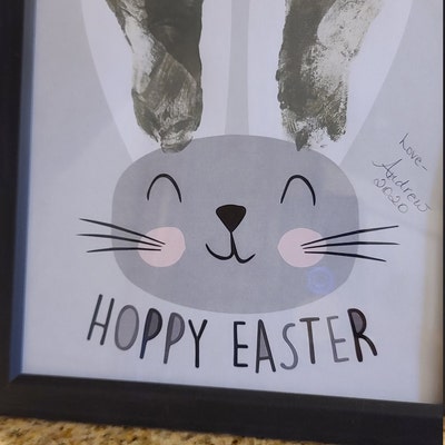 Hoppy Easter / Footprint Handprint Art / Cute Bunny Feet / Happy Easter ...