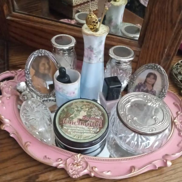 DIY Pure Beeswax Rounds Historical Crafting Honey Bee Molded Wax Rounds ...