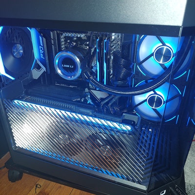 Hyte Y60 Custom Vented Side Panel - Etsy