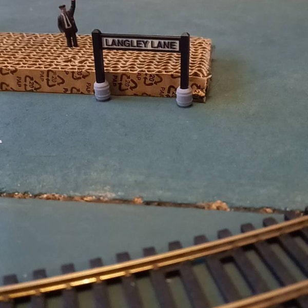 Model Railway Station Sign • Personalised OO Gauge Platform Signs • 1: ...