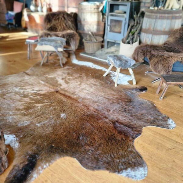 Luxury Cowhide Patchwork • Round Cowhide Patchwork Rug • Western Decor ...