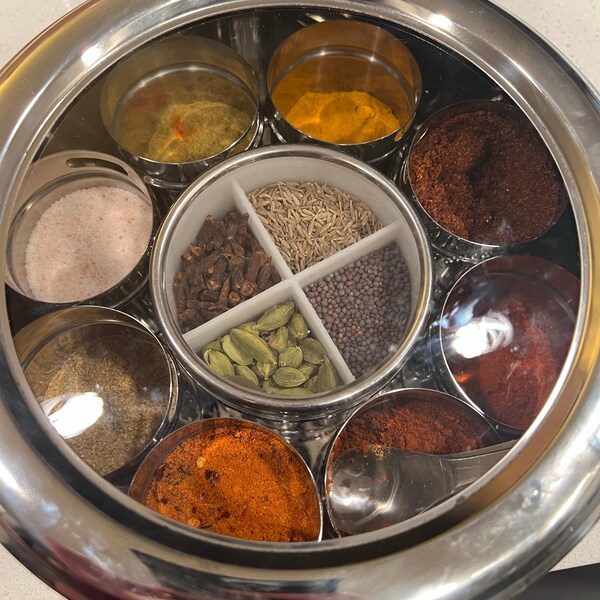 Stainless Steel Indian Spice Box, Steel Masala Dabba 12 Spices, Lid ...