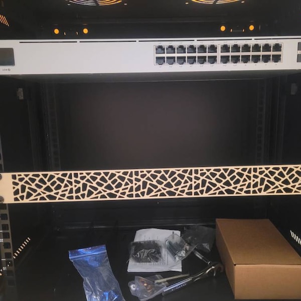 Nice-racks 1U, 2U, or 3U "crystal" Decorative Vented Wood Studio Rack ...