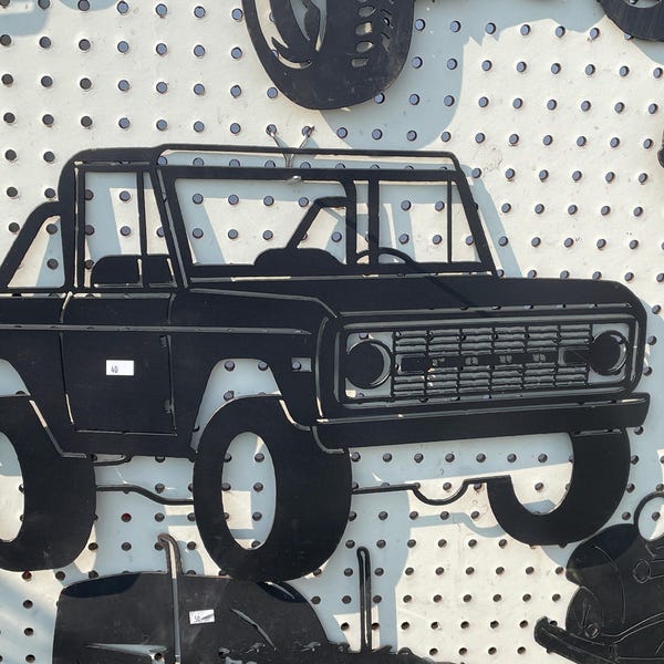 Wolf Howling in Paw Print 28.5"x22.5" Plasma Cut Metal Art CNC - Etsy