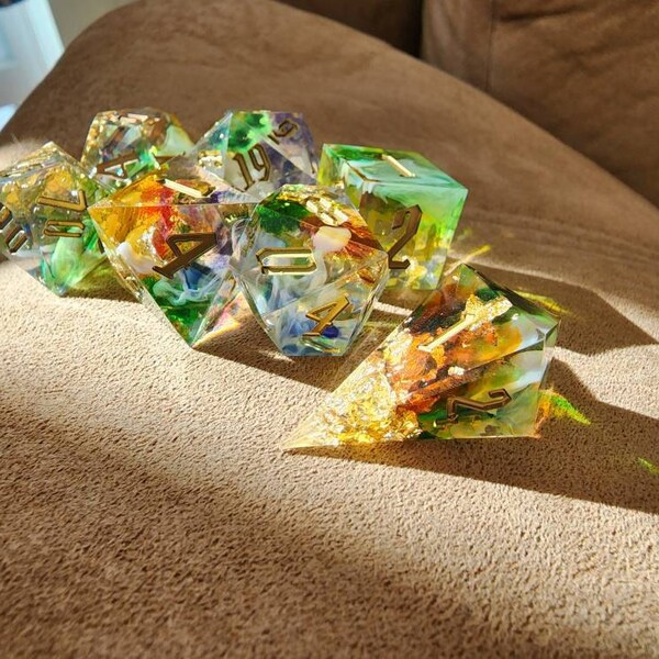 Fortune's Favor II Premium New Style 7 Piece Dice Set W/ Crystal D4 Ultra Sharp Edge Translucent ...