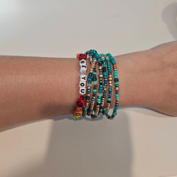 8181 2 Turquoise and Gold Seed Bead and Crystal Mix Stretch Elastic ...