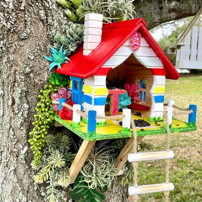 Beautiful Squirrel Feeder, Wooden Garden Decore, Personalized Squirrel ...