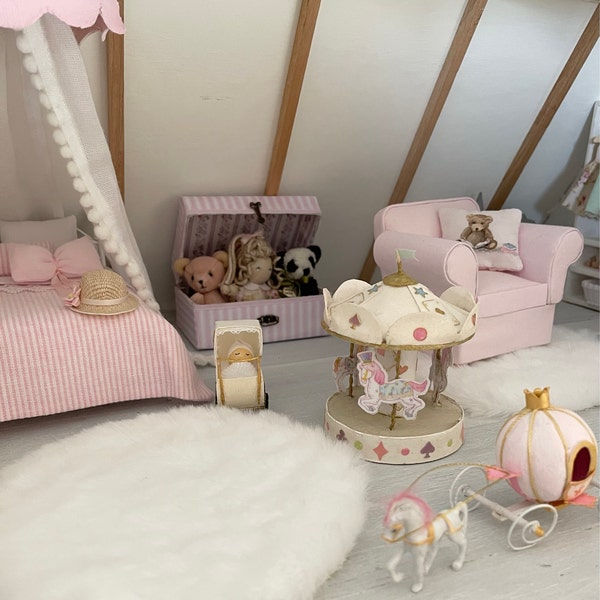 Bluey 2024 Set 12 Stamps & Folder Set Unopened Brand New Factory Seal ...