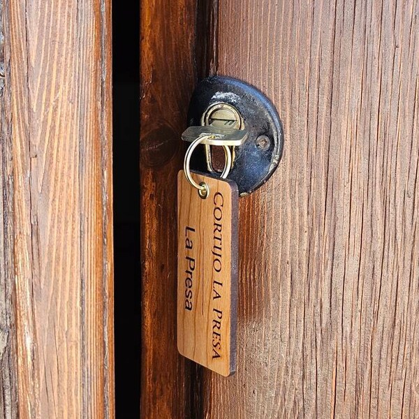 Quality Personalised Key Fobs large Hotel-guesthouse-office-business ...