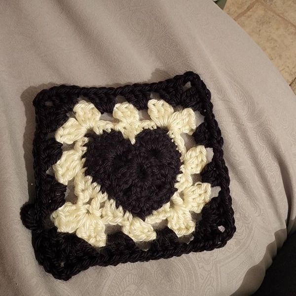 Heart at the Centre Granny Square - Crochet PATTERN PDF- 6 Inch Square ...
