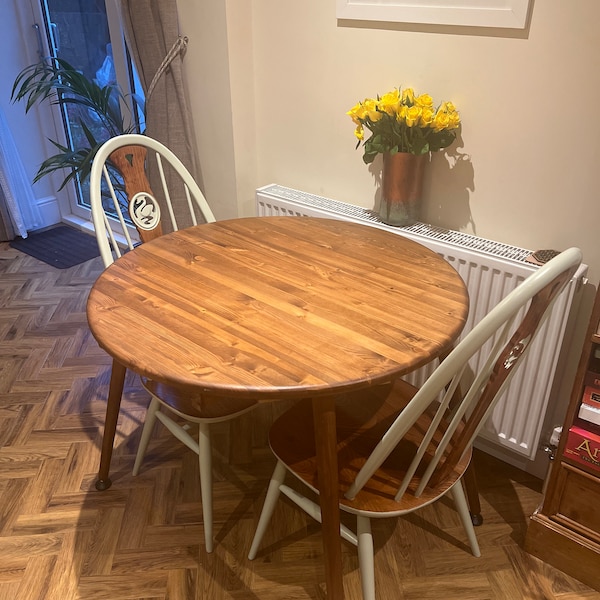 Extending Extendable Round Dining Table, Circular, Wooden Legs, Solid ...