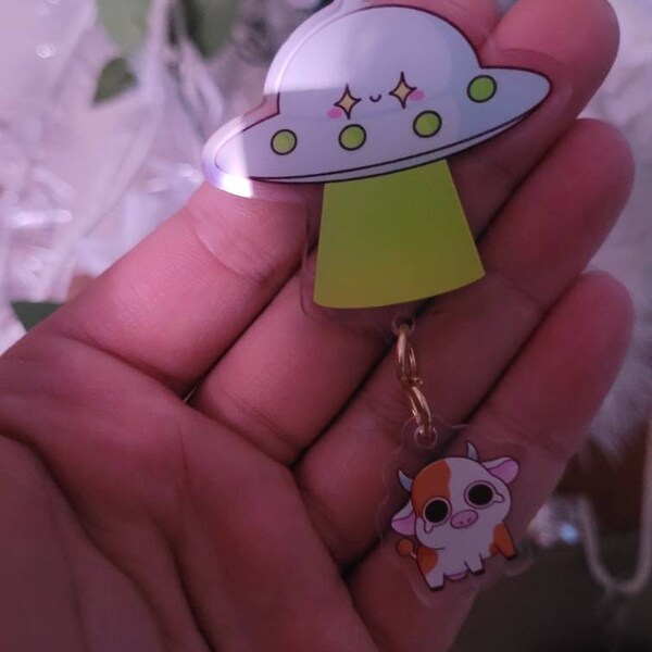 UFO KEYCHAIN // Kawaii Ufo, Cute Alien, Ufo Keychain, Cryptid Keychain ...