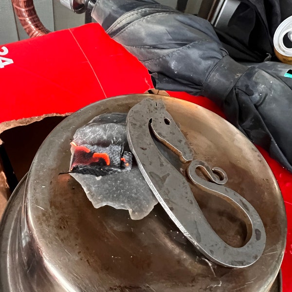 Hand Knapped English Flint Shards 200g for Primitive Fire Lighting ...