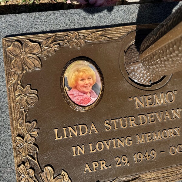 Oval Picture for Headstone With Bronze Frame | Ceramic Headstone Photos ...