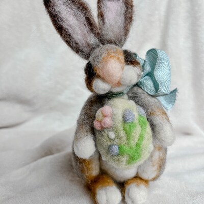 Adorable Needle Felted Spring Lamb - Etsy