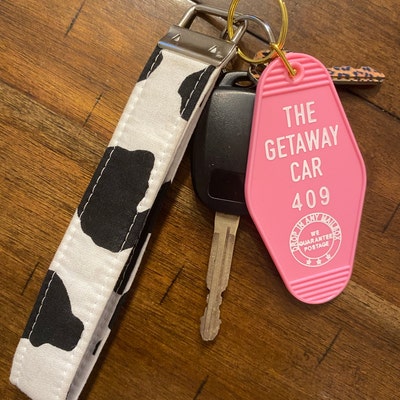 Getaway Car Keychain in Pink Motel Keychain Vintage Hotel Tag Cute ...