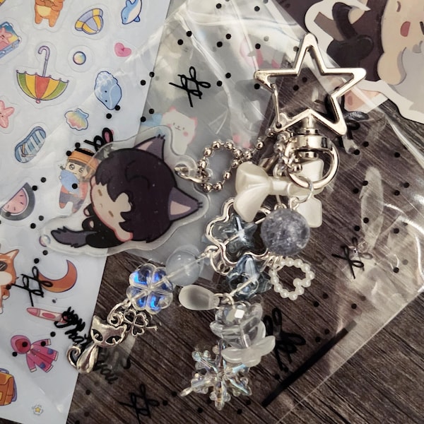 Alien Stage Photo Keychains Ver. 2 - Etsy