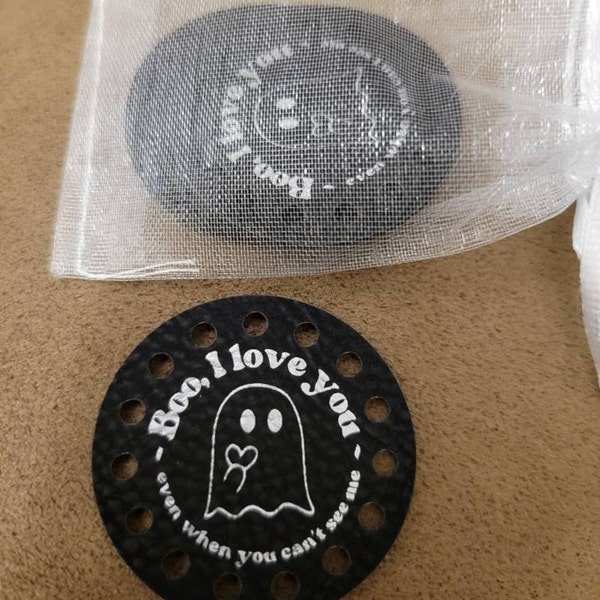 Boo I Love You ~ Kissing Ghost Patches Link to FREE Pattern in ...