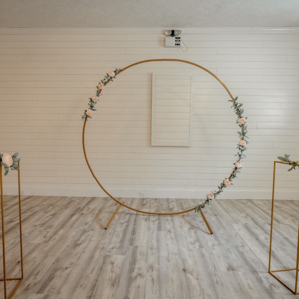 7.5ft Gold Metal Wedding Arch, Flower Garland Hoop, Round Photo ...