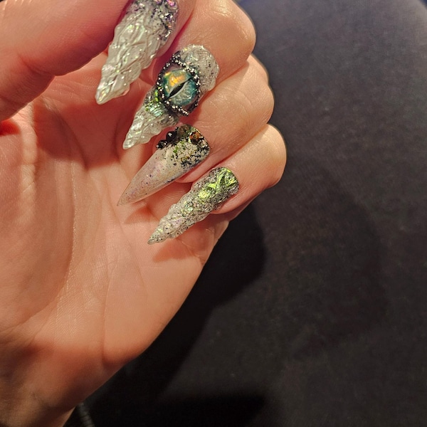 Dragon Eye Press on Nails | Fantasy | Mythical | Green | Textured Nails ...